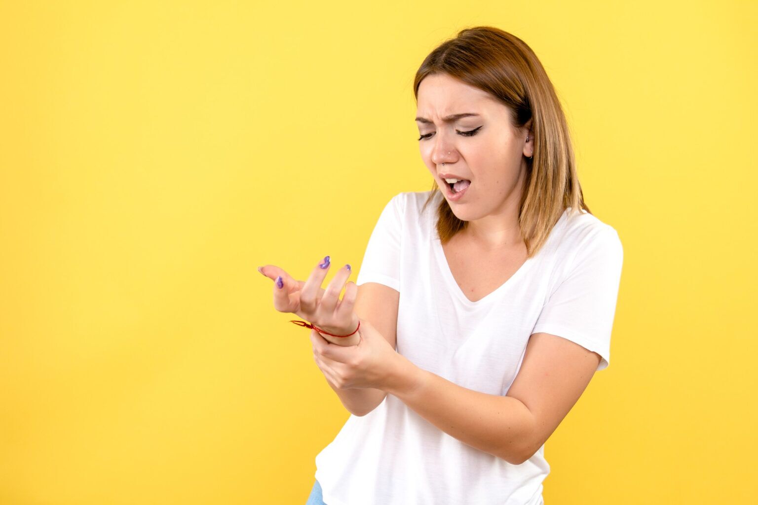 Sprained Finger: Symptoms and Treatment | FasciaClinics