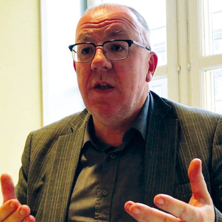 Ont i tinningen - Orsaker, Symtom, & Behandling | Fasciaklinikerna